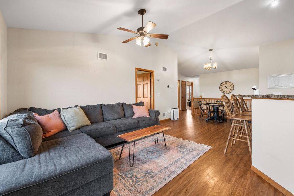 334 Autumn Lane, Campbellsport, WI 53010 | MLS 707849410702 | Listing ...