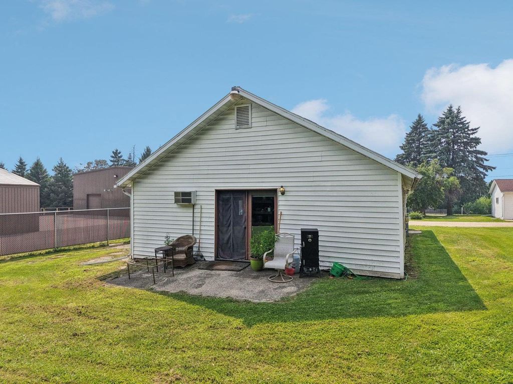 616 N Main Street, Cottage Grove, WI 53527 | MLS 804068982044 | Listing ...