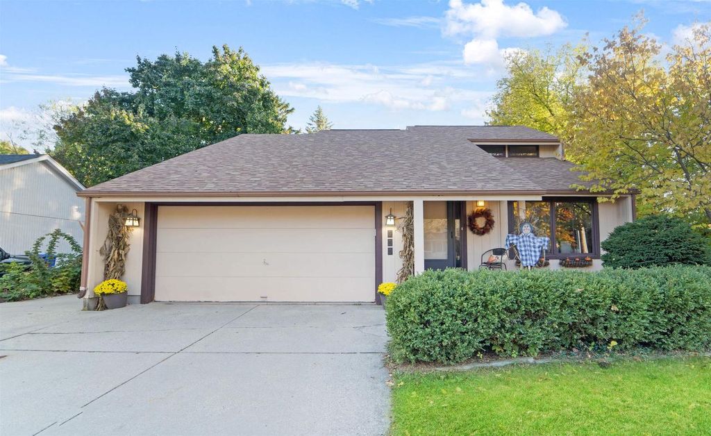 833 E Capitol Drive, Appleton, WI 54911 | MLS 802701272386 | Listing ...