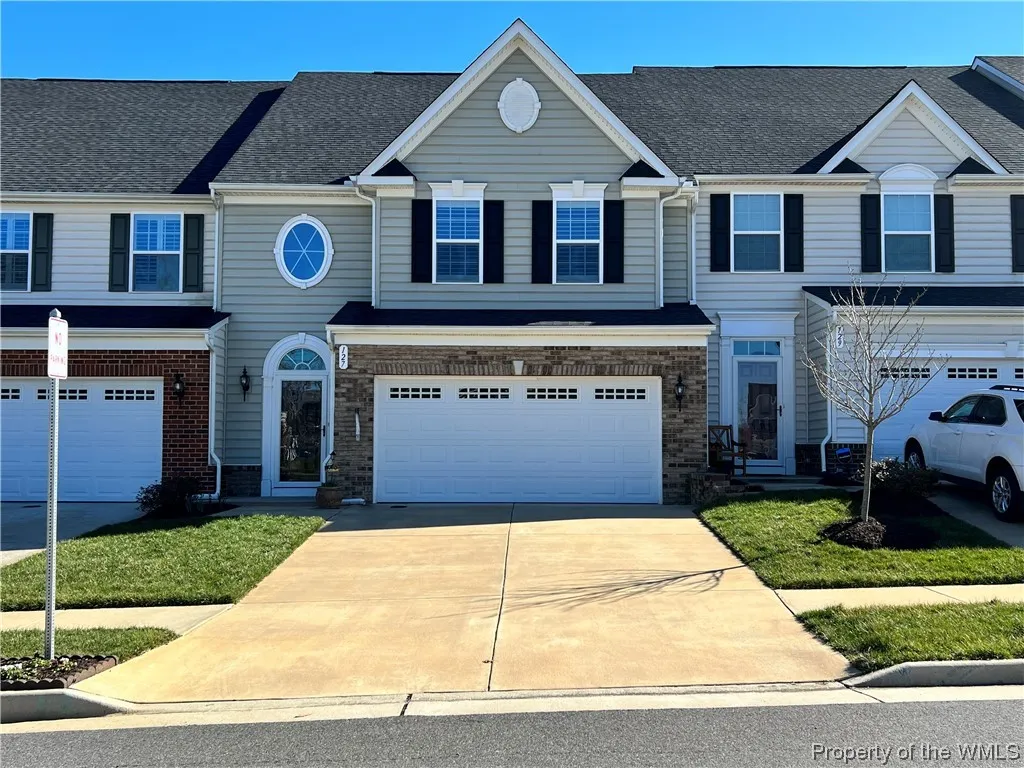 2061553484.jpeg?format=webp