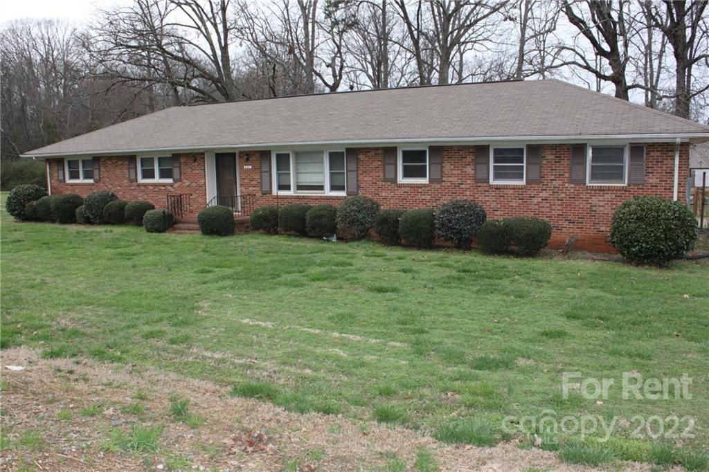 641 Oakdale Road, Charlotte, NC 28216, MLS #3919070 - Howard Hanna