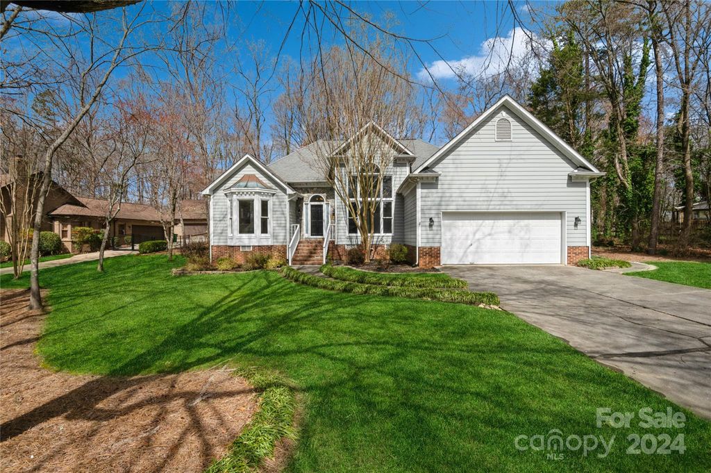 2512 Willowbrook Drive, Matthews, NC 28104, MLS #4104014 - Howard Hanna