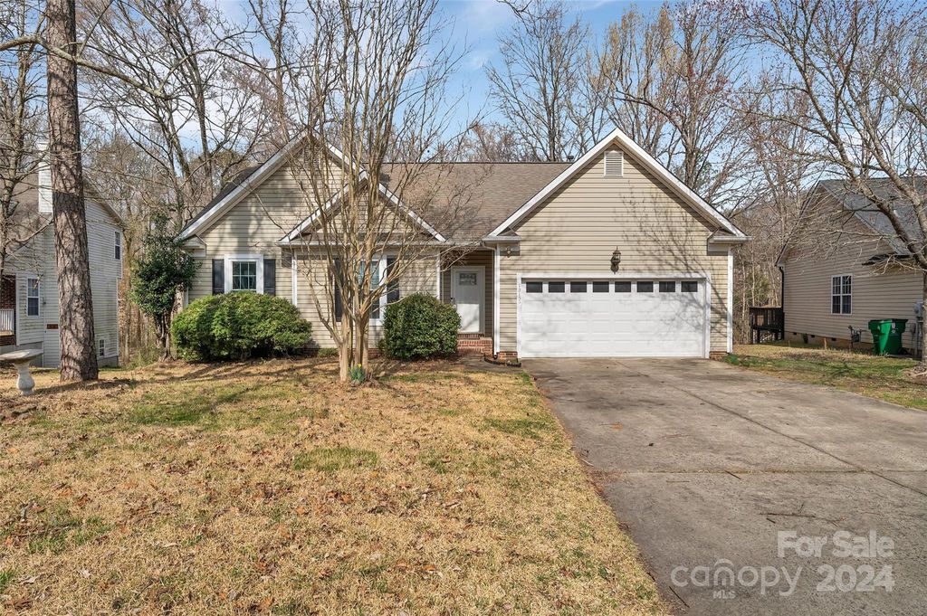 12135 Meadow Post Lane, Charlotte, NC 28269, MLS #4108761 - Allen Tate