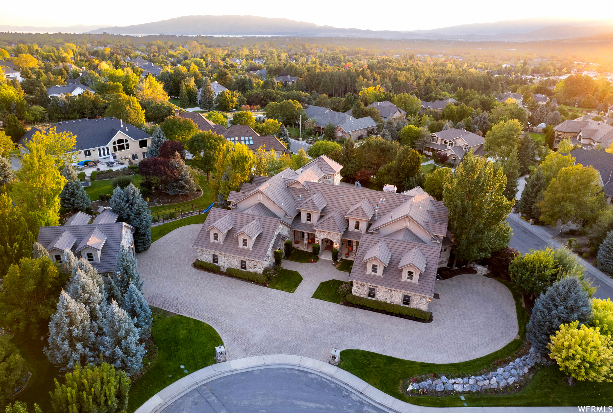 Home For Sale: 1270 E Country Manor Cir, Alpine UT 84004 - Homie