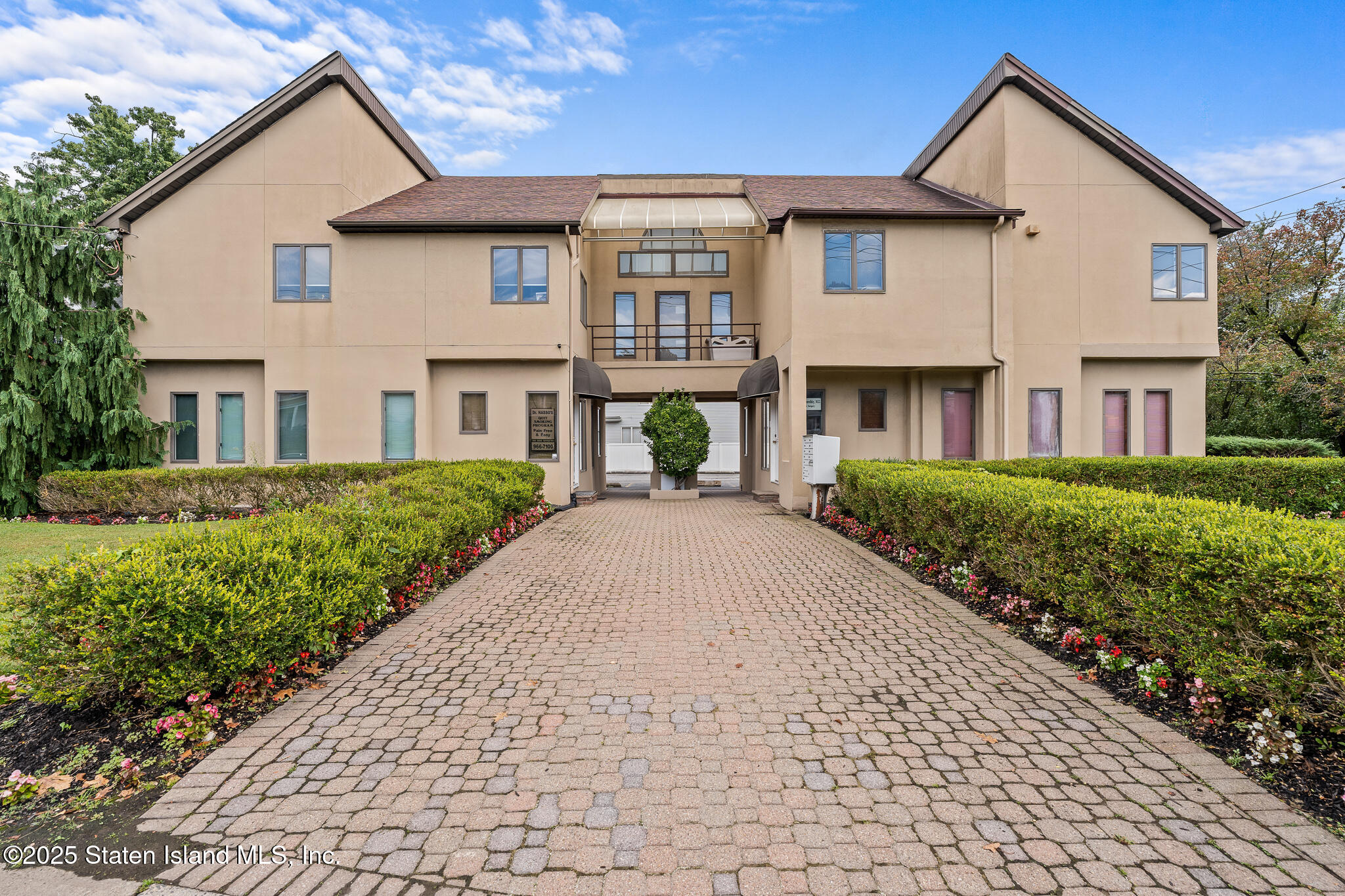 4546 Hylan Boulevard, Staten Island, NY 10312 | MLS 2505594 | Listing ...