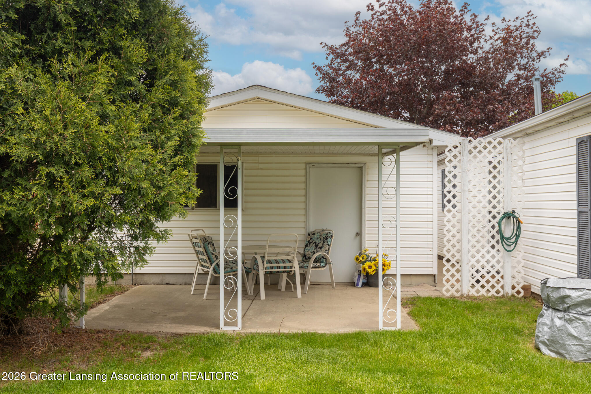 210 SAINT IVES N, LANSING, MI 48906 | REMAX
