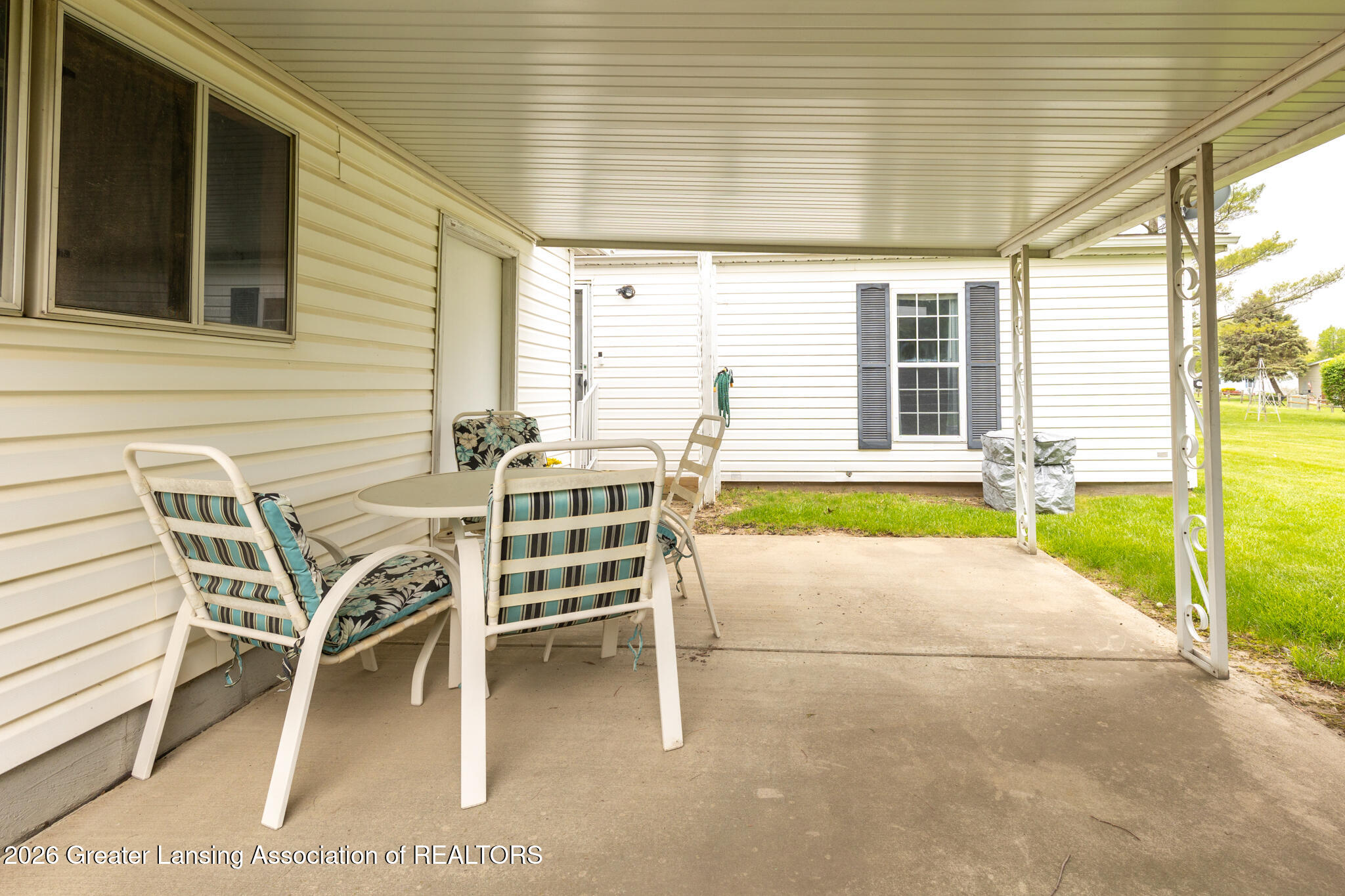 210 SAINT IVES N, LANSING, MI 48906 | REMAX
