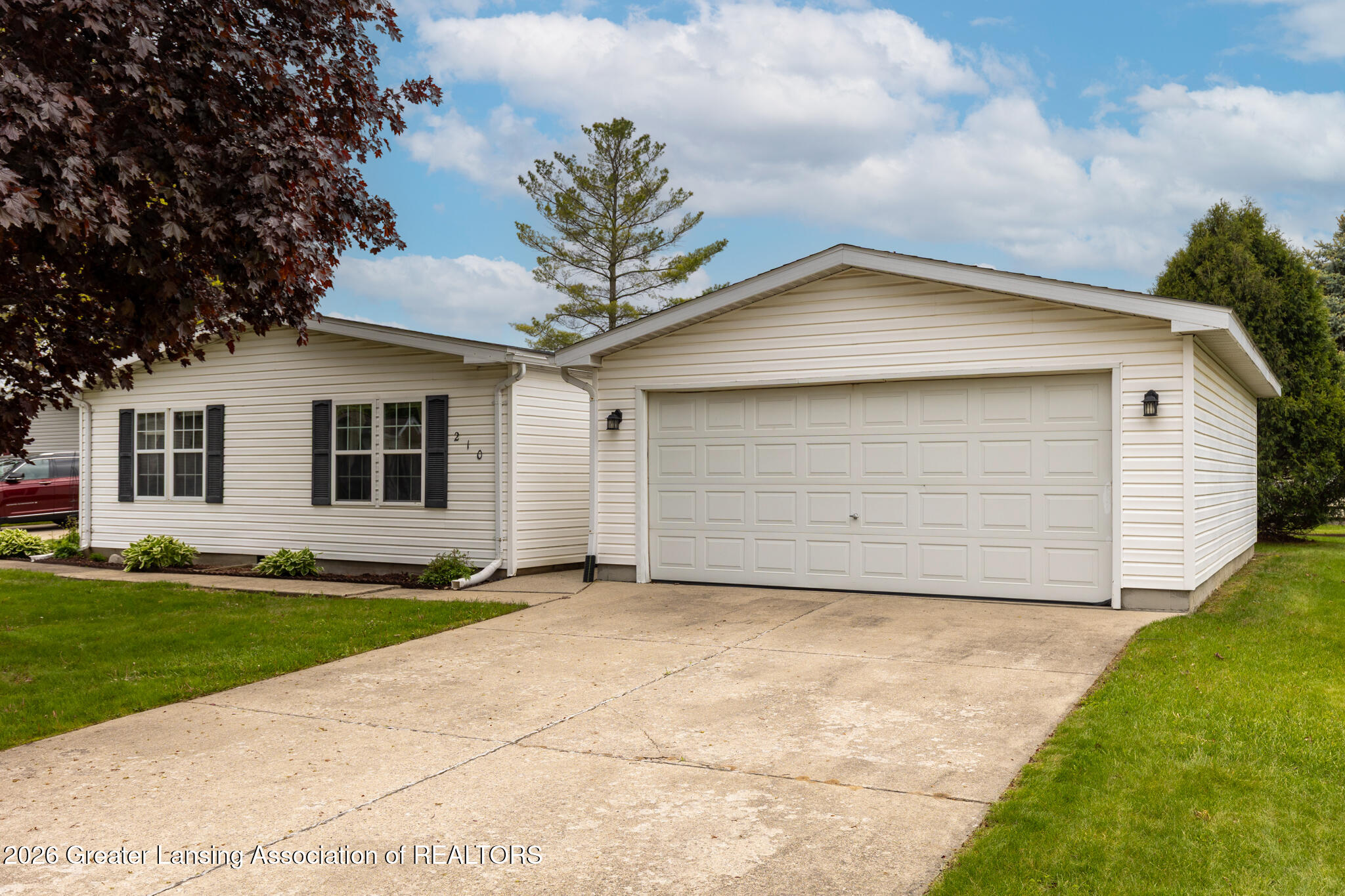 210 SAINT IVES N, LANSING, MI 48906 | REMAX