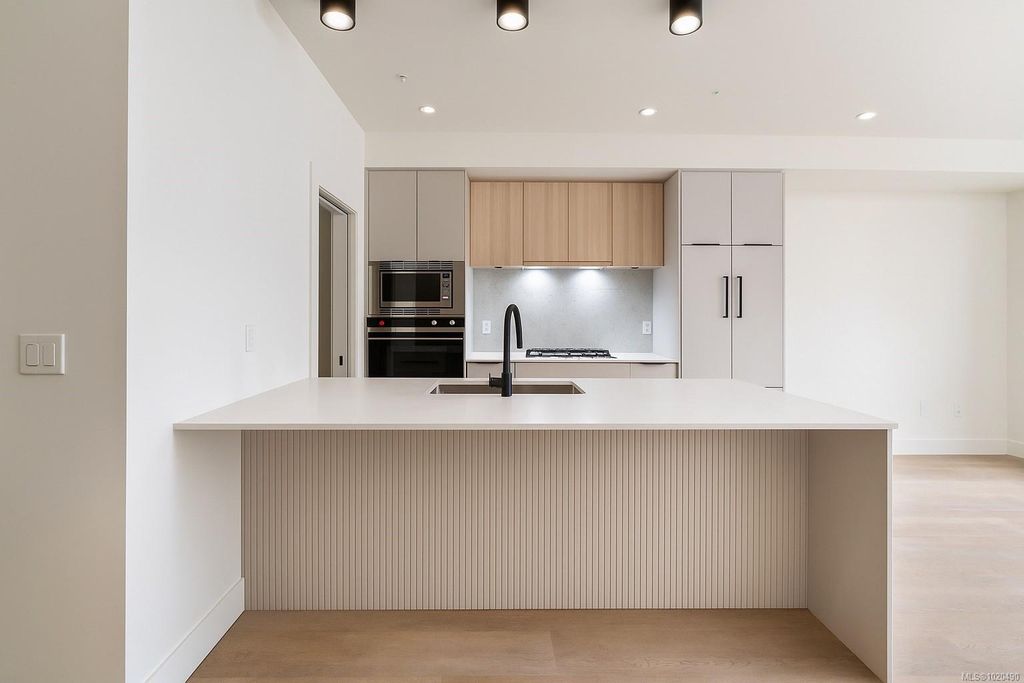 409-2341 Bear Mountain Pkwy Langford, Langford | Condo for Sale in ...