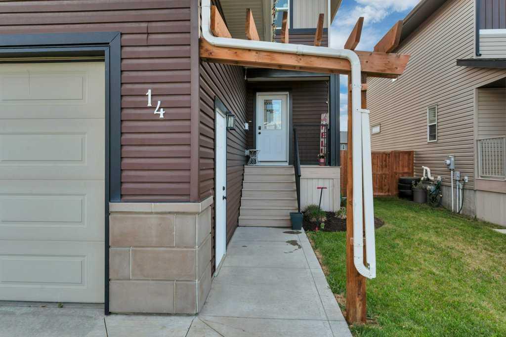 14 MCKAY BOULEVARD, BLACKFALDS, AB T0M 0J0 House For Sale | REMAX ...