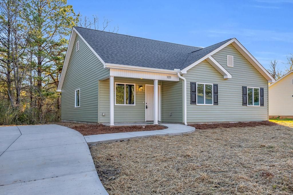 101 Hunter St, Abbeville, SC 29620, MLS #134971 - Howard Hanna Allen ...