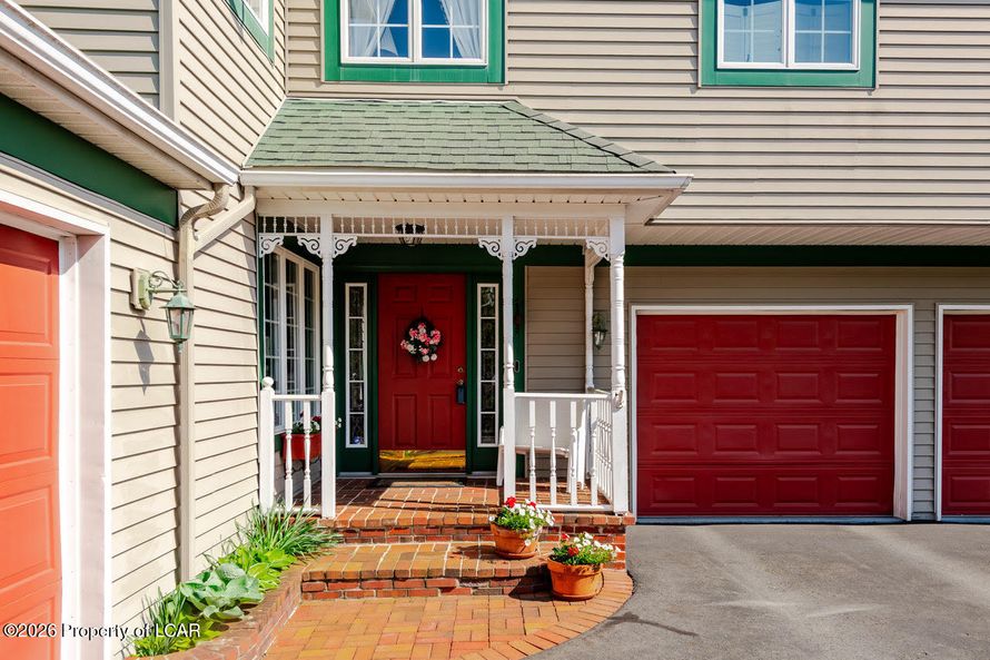 11 Rice Dr, Dallas, PA 18612 for sale - Stessa