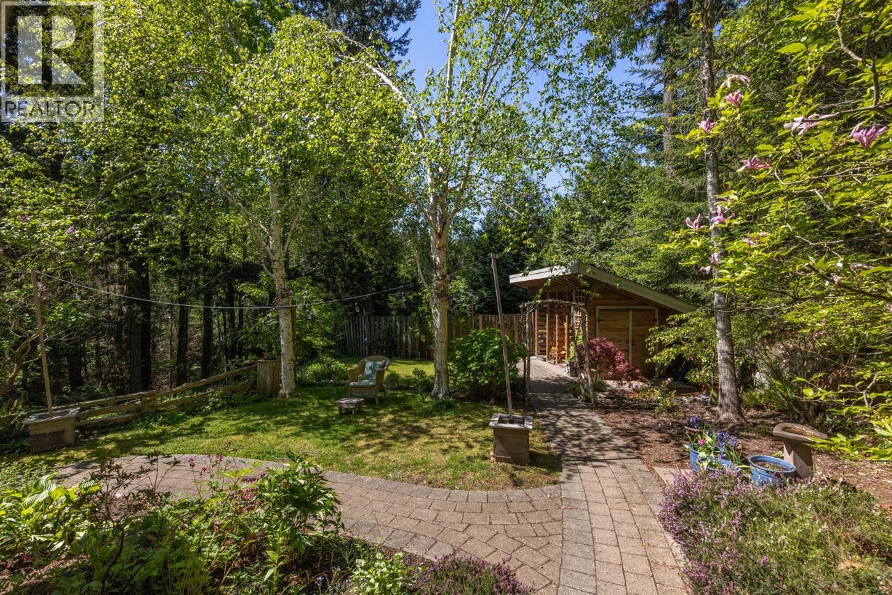 576 CATES HILL Road, Bowen Island BC Real Estate Listing | exitrealty.com®