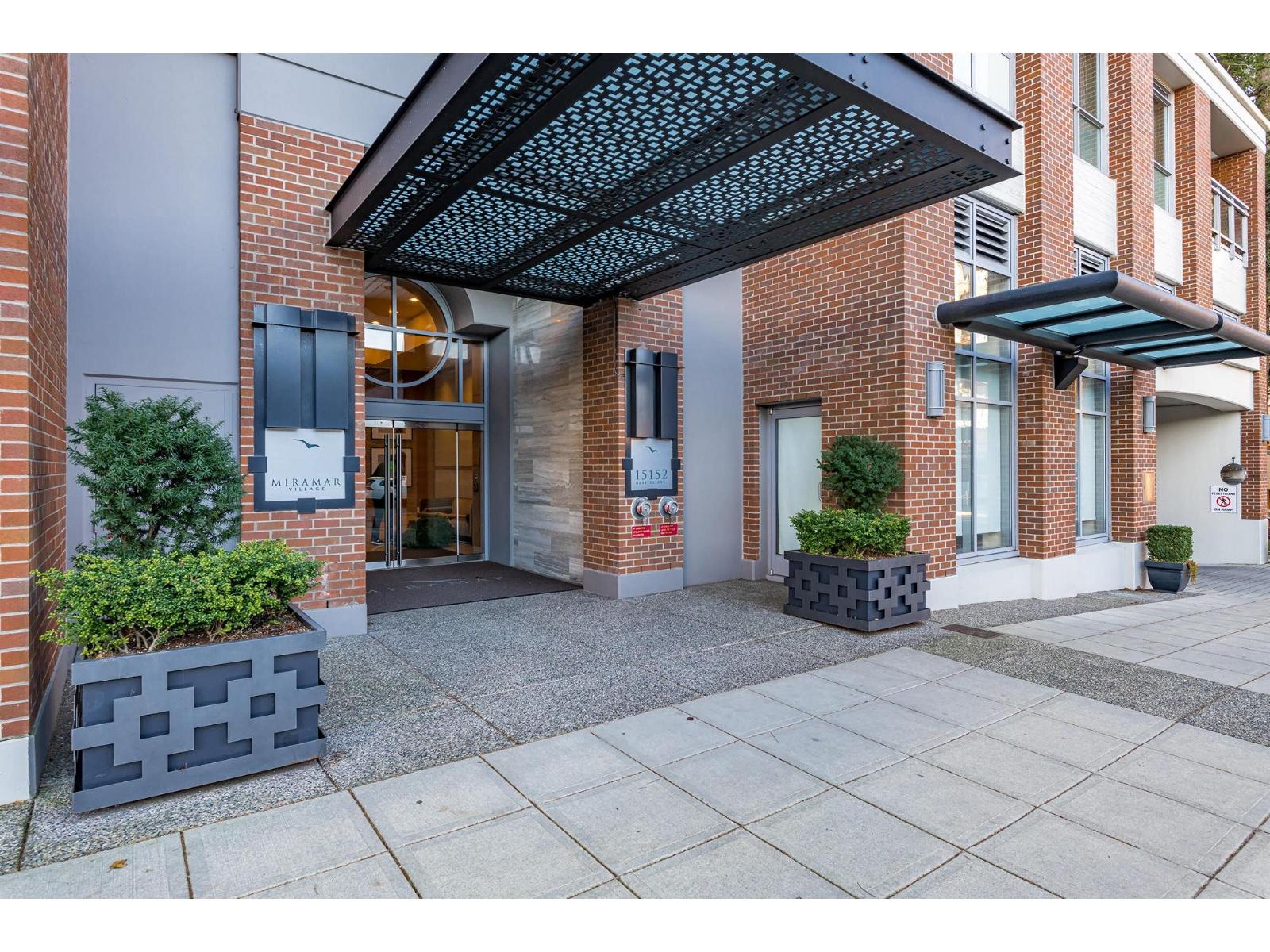 15152 RUSSELL Avenue 404, White Rock BC Real Estate Listing ...