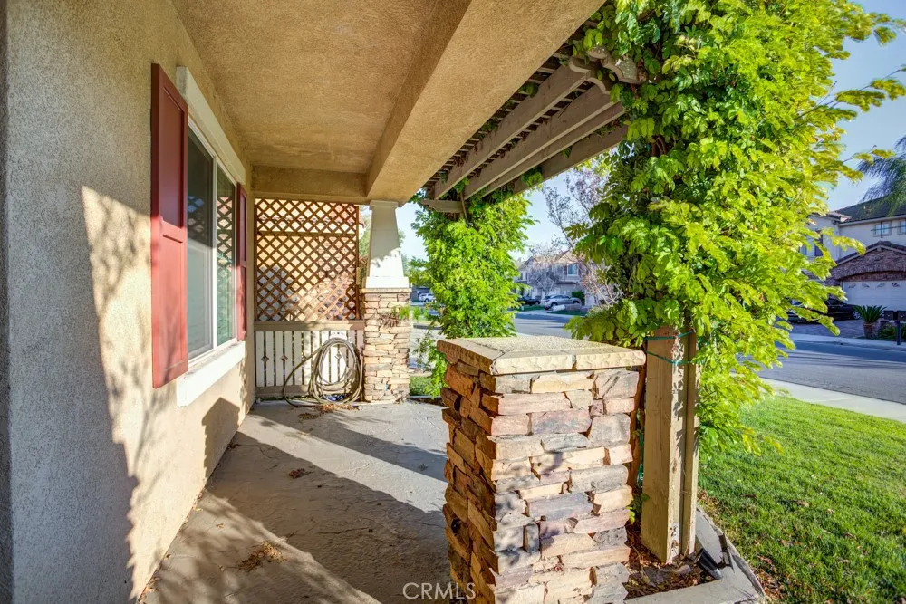 13724 Beaconsfield Ln, Eastvale, CA 92880 | WS26110782 | Nestfully