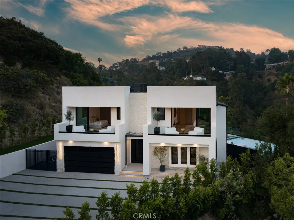 2608 Zorada Drive, Los Angeles, CA 90046 | MLS SR25173312 | Listing ...