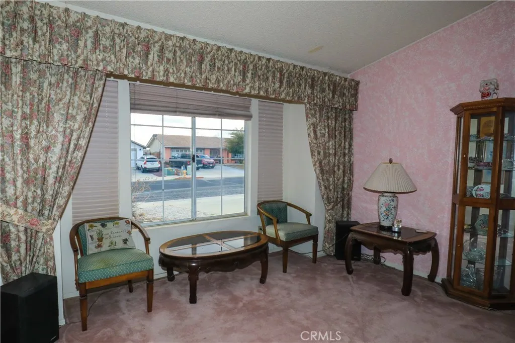 13346 Kirkwood Drive, Victorville, CA 92392 | MLS LG24038343 | Listing ...