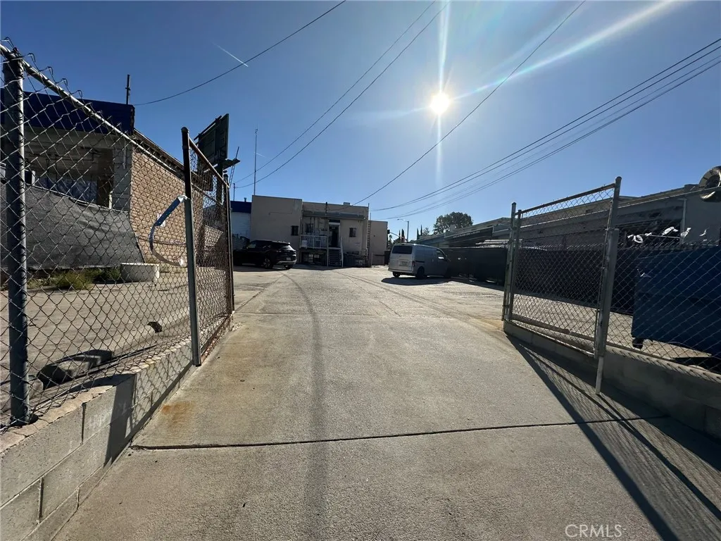 7780 Foothill Boulevard, Tujunga, CA 91042 | GD26000402 | Nestfully