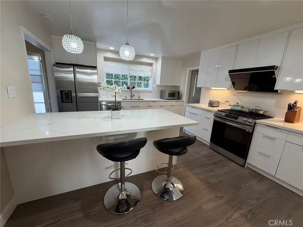 113 N Doheny Dr, Beverly Hills, CA 90211 - A Powerful Real Estate ...