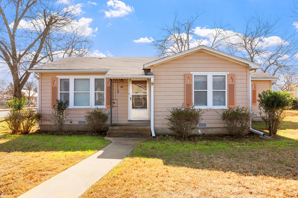 811 Franklin, Fredericksburg, TX 78624 (MLS # 99358) - Texas Hills Realty