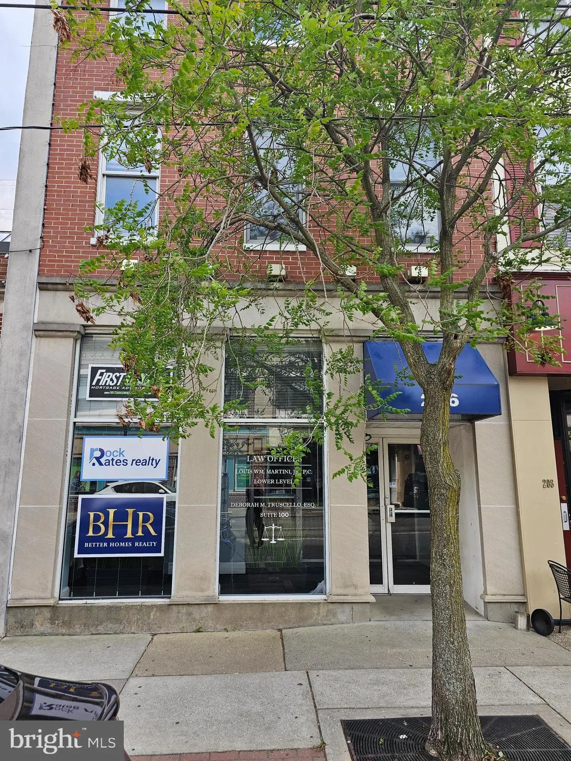 1025840918.jpeg?format=webp