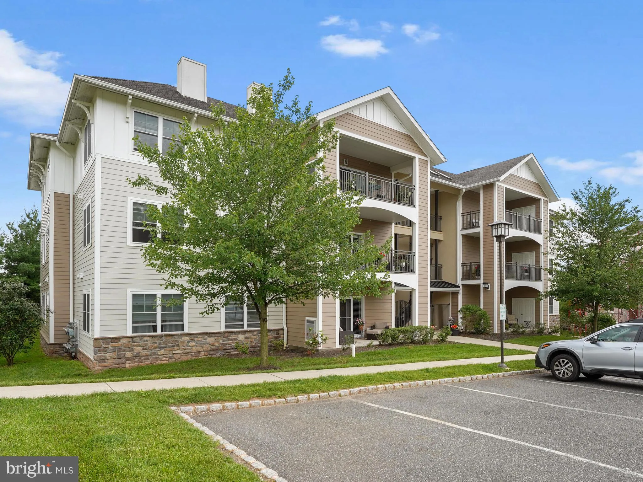 1166860944.jpeg?format=webp