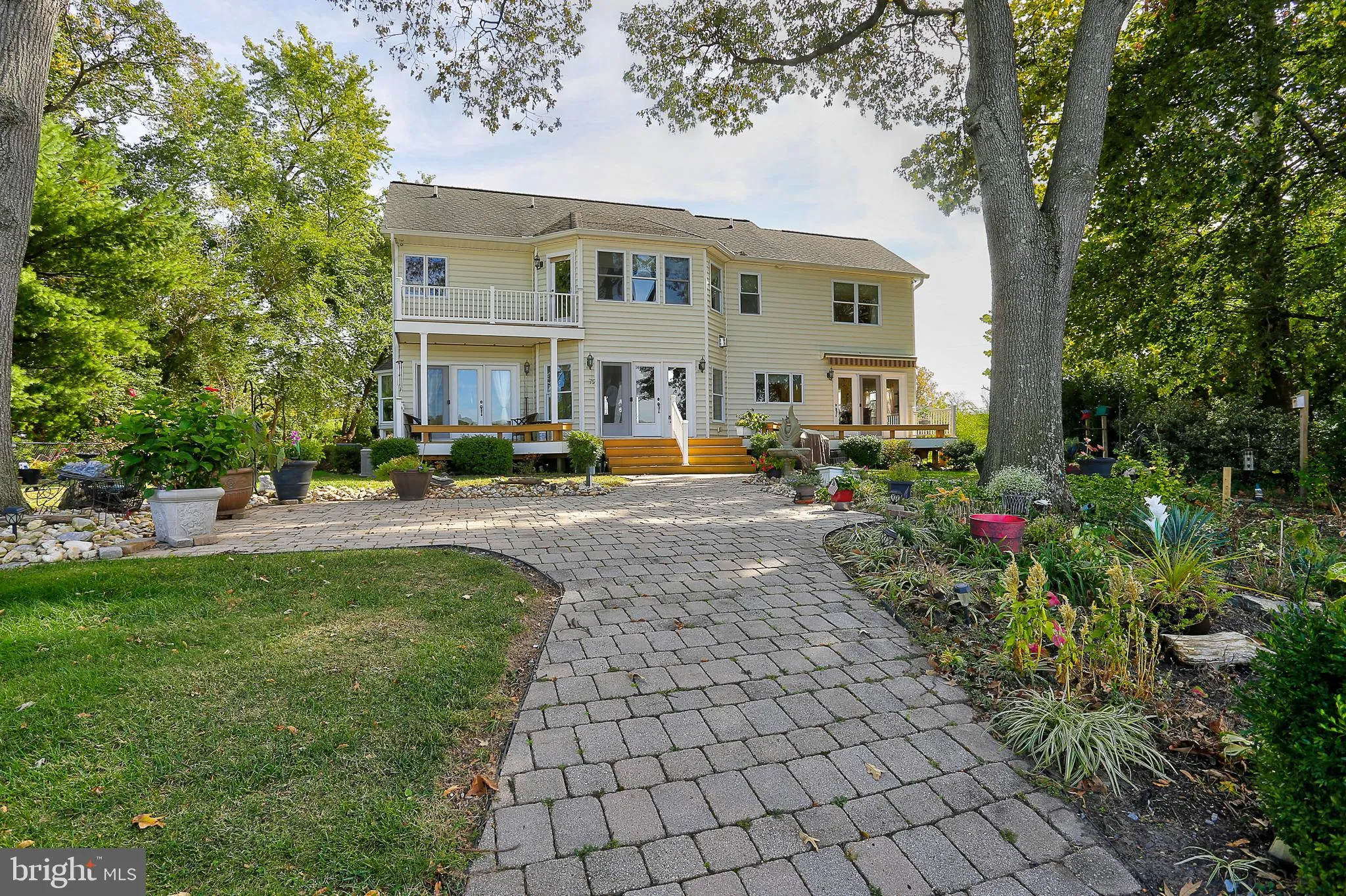 3719169760.jpeg?format=webp