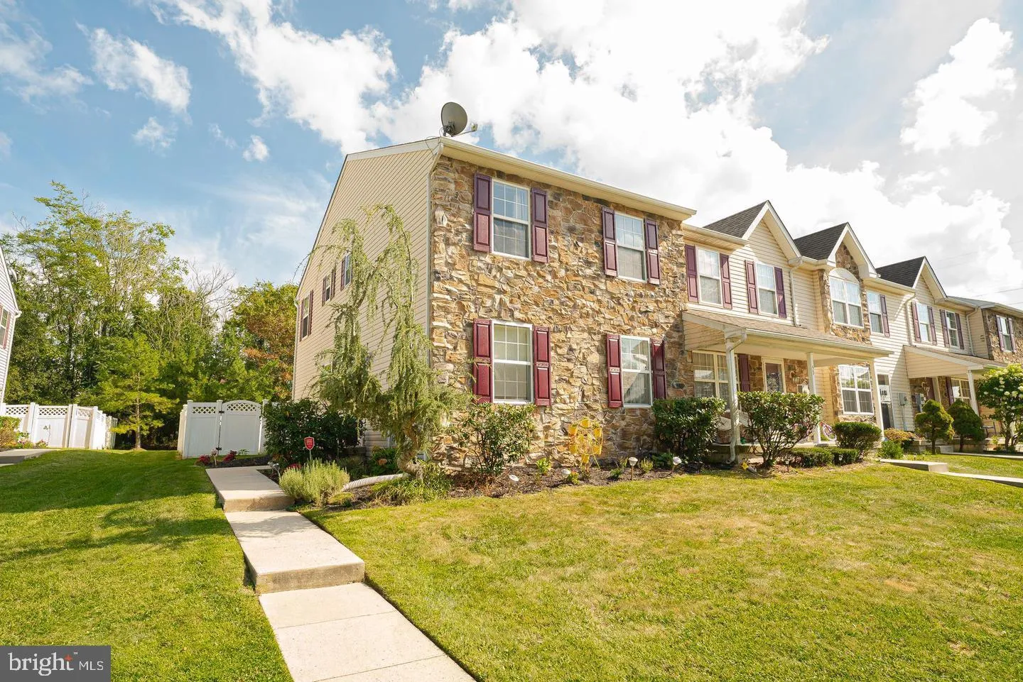 52 Normans Ford Drive, Sicklerville, NJ 08081 | MLS NJCD2058074 ...