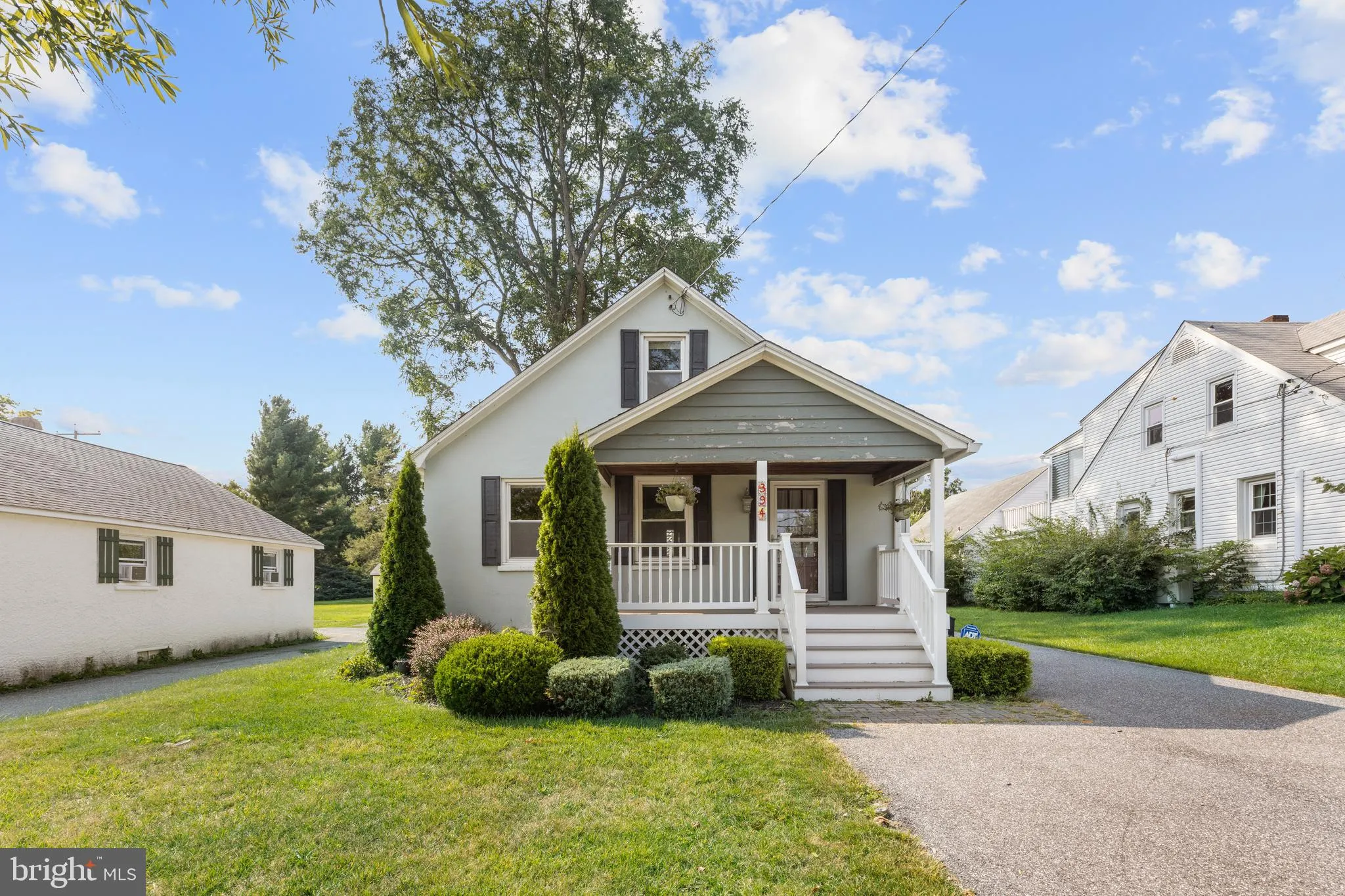 2584617719.jpeg?format=webp