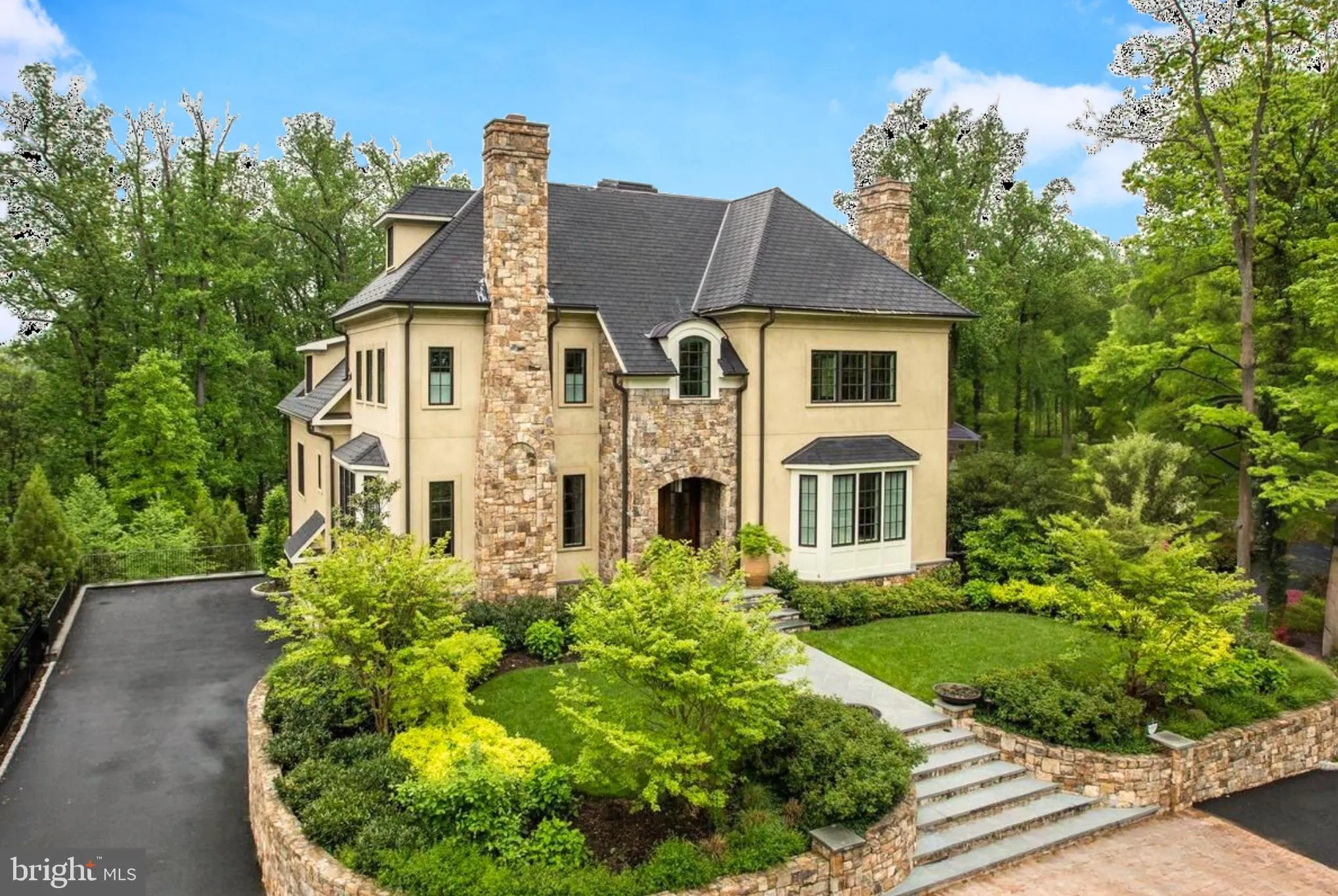 2507 Foxhall Road NW, Washington, DC 20007 | DCDC2115470 | Nestfully