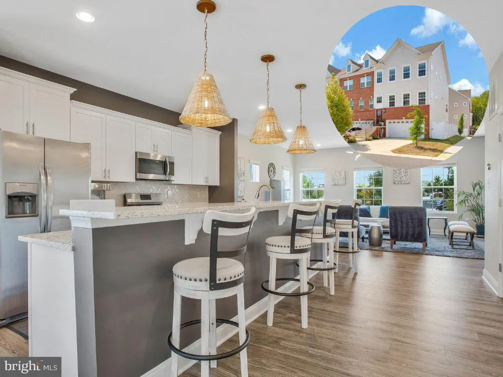 1026290235.jpeg?format=webp