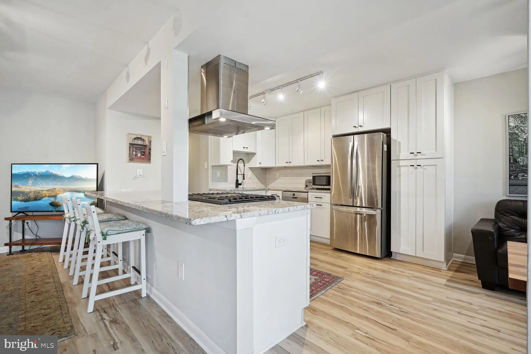 2073 Royal Fern Court Unit 11B, Reston, VA 20191 | MLS VAFX2172680 ...