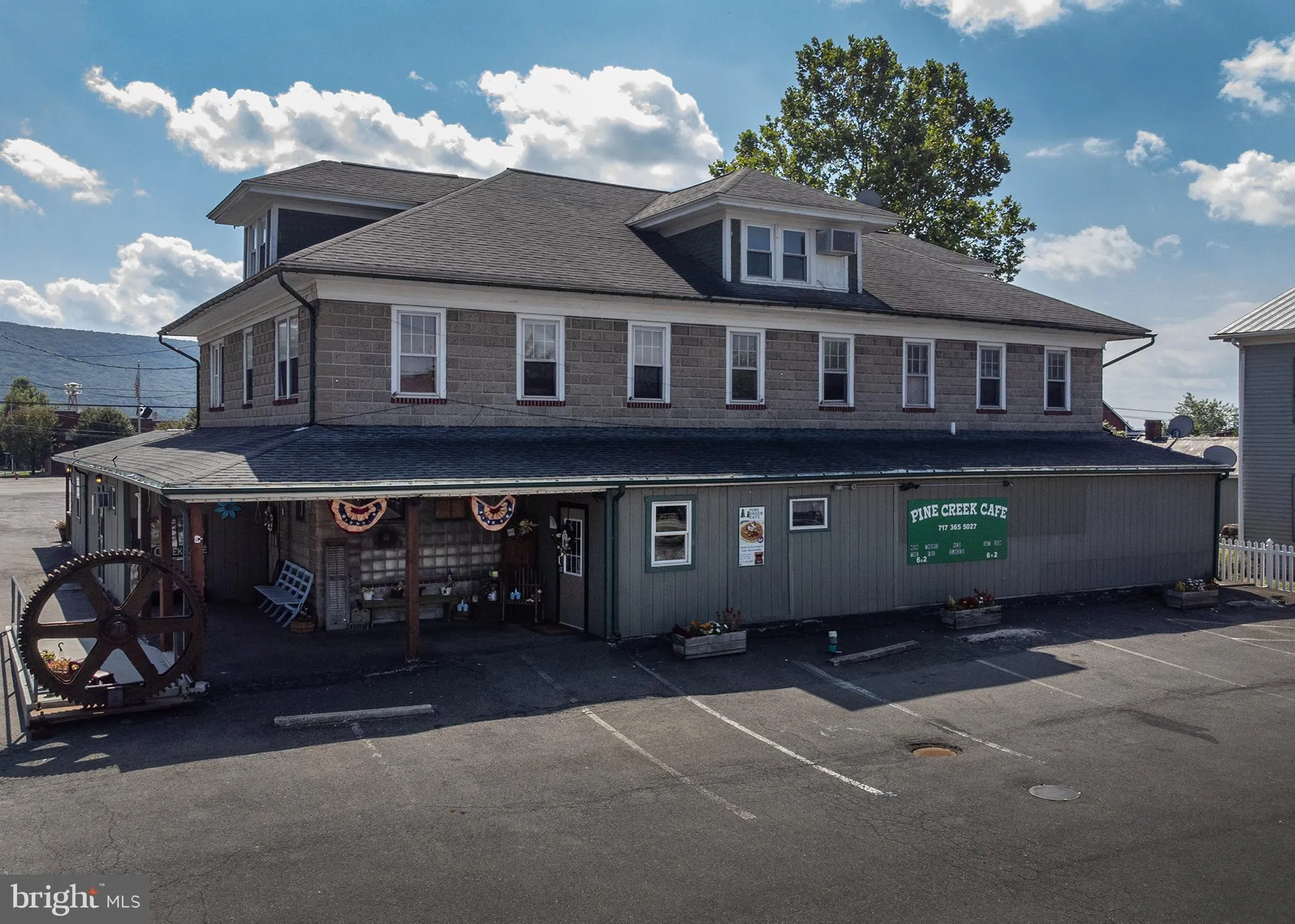 1226325745.jpeg?format=webp