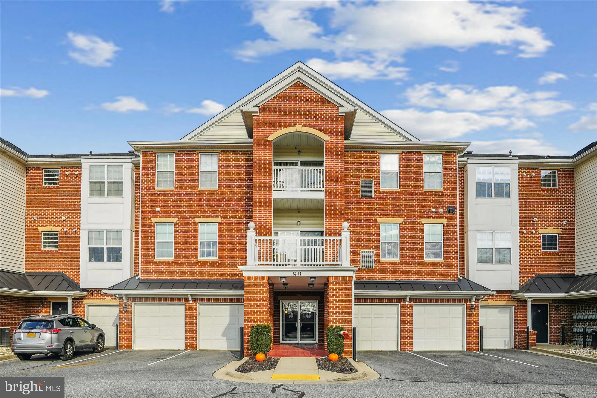 2978251337.jpeg?format=webp