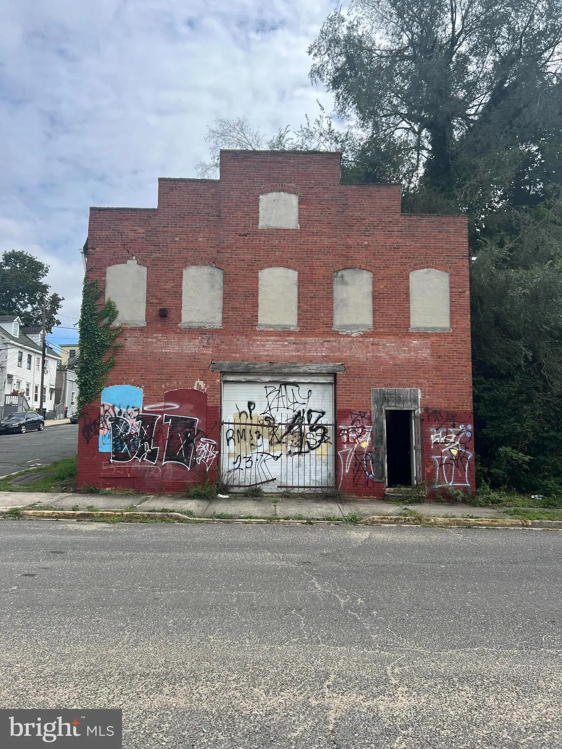 2447096637.jpeg?format=webp