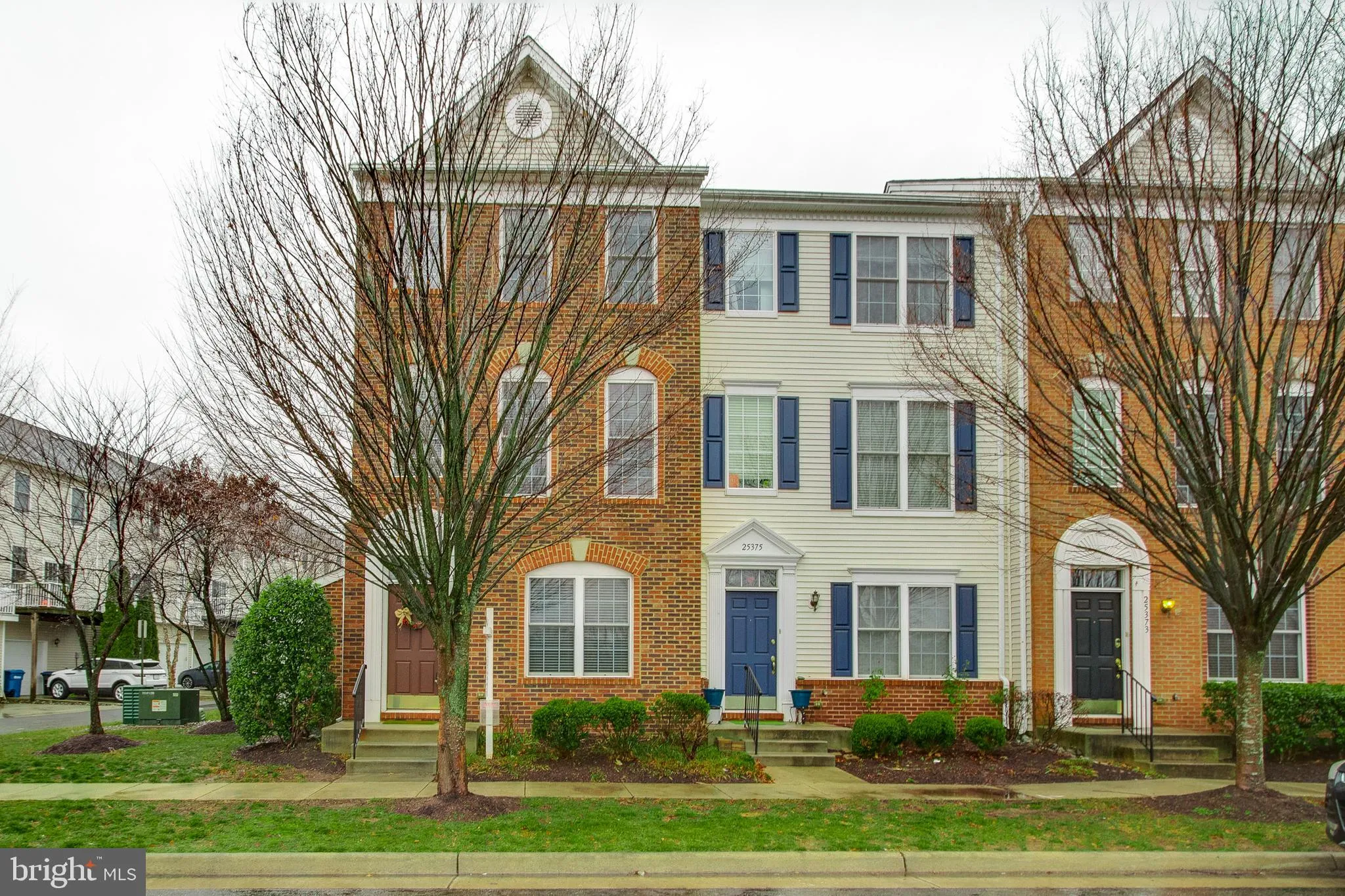 2363115065.jpeg?format=webp