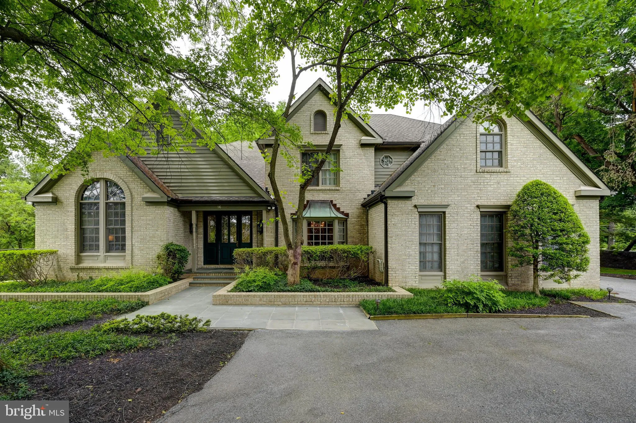 2694668266.jpeg?format=webp