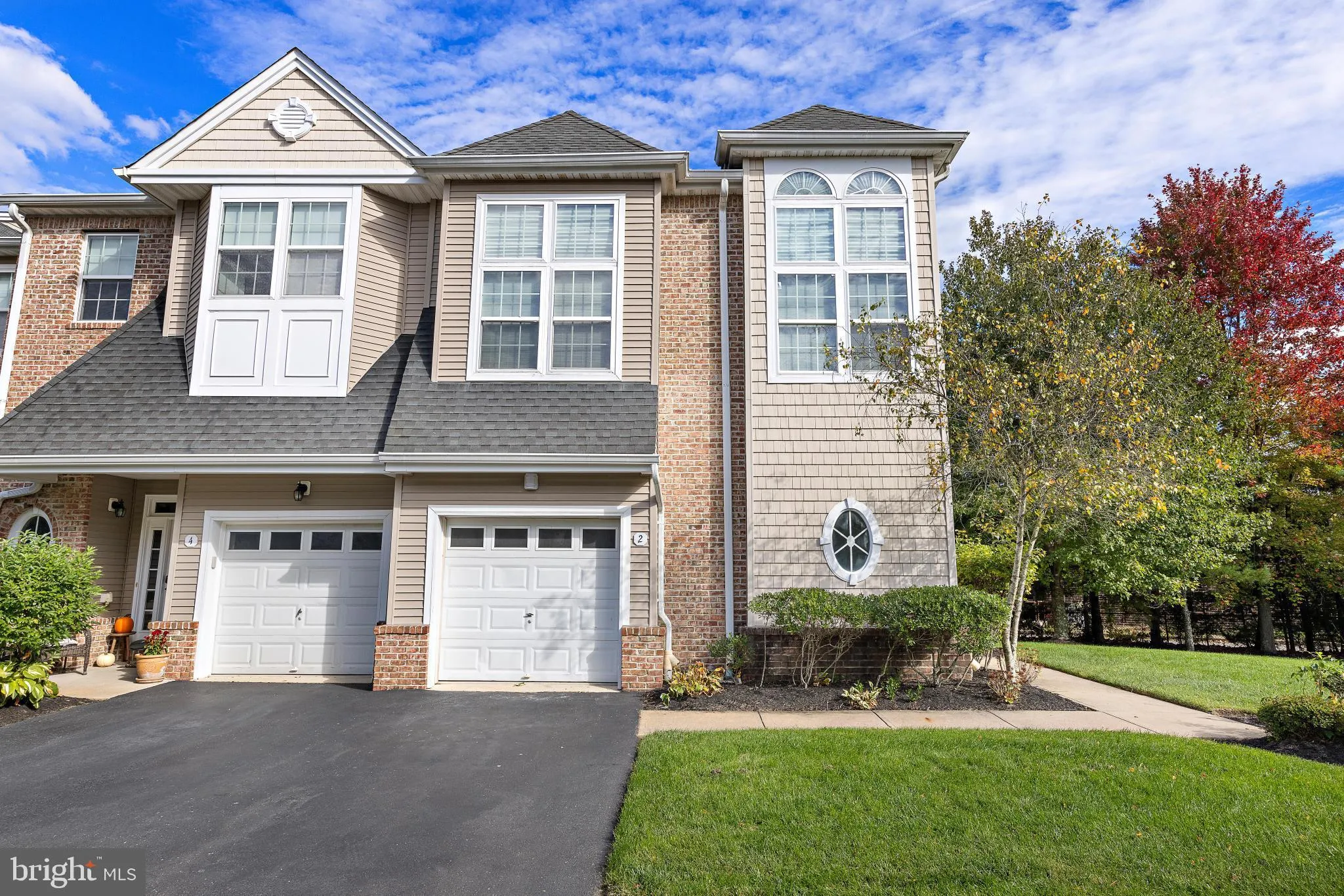 2307395005.jpeg?format=webp