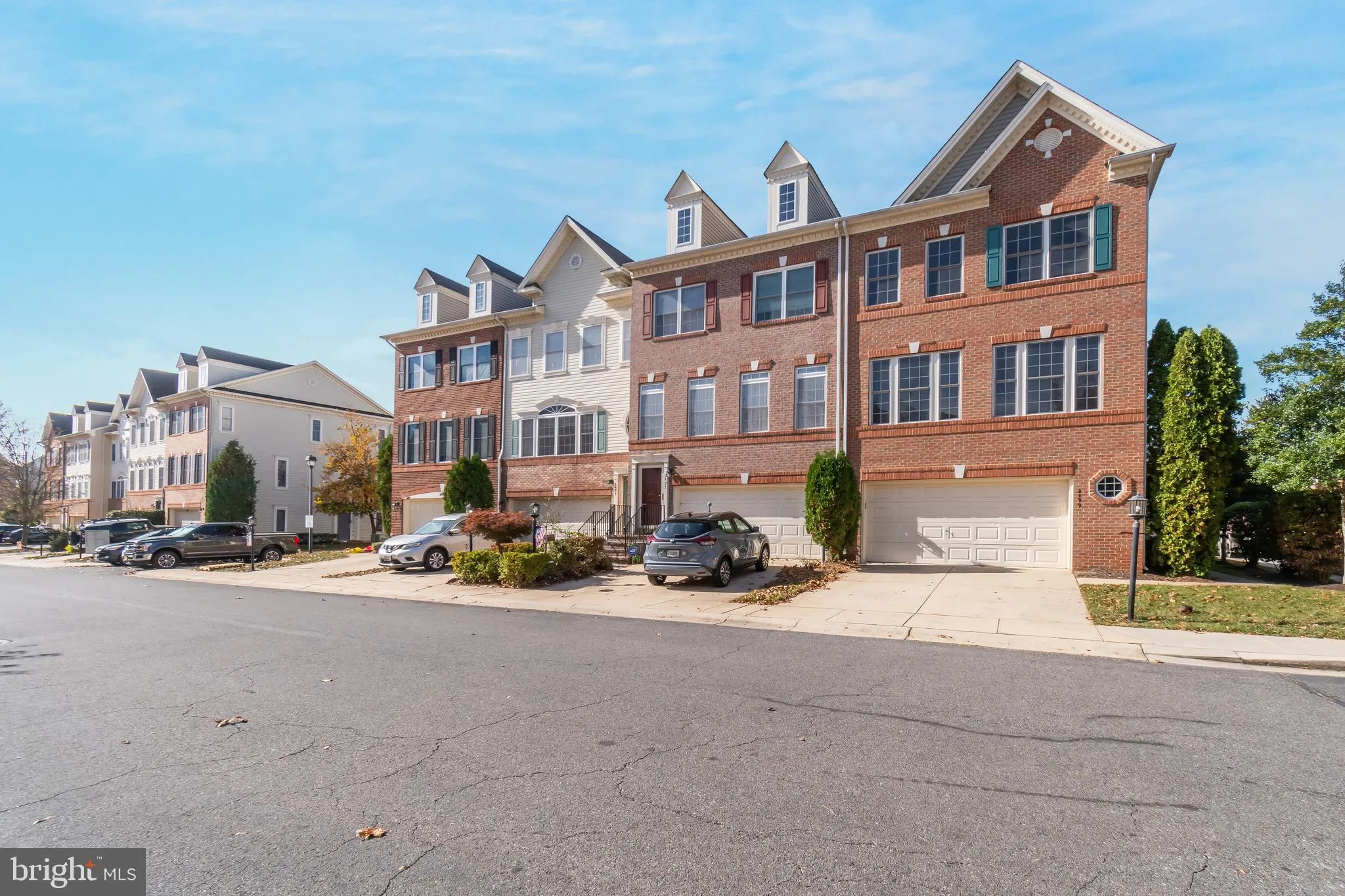 2835749971.jpeg?format=webp