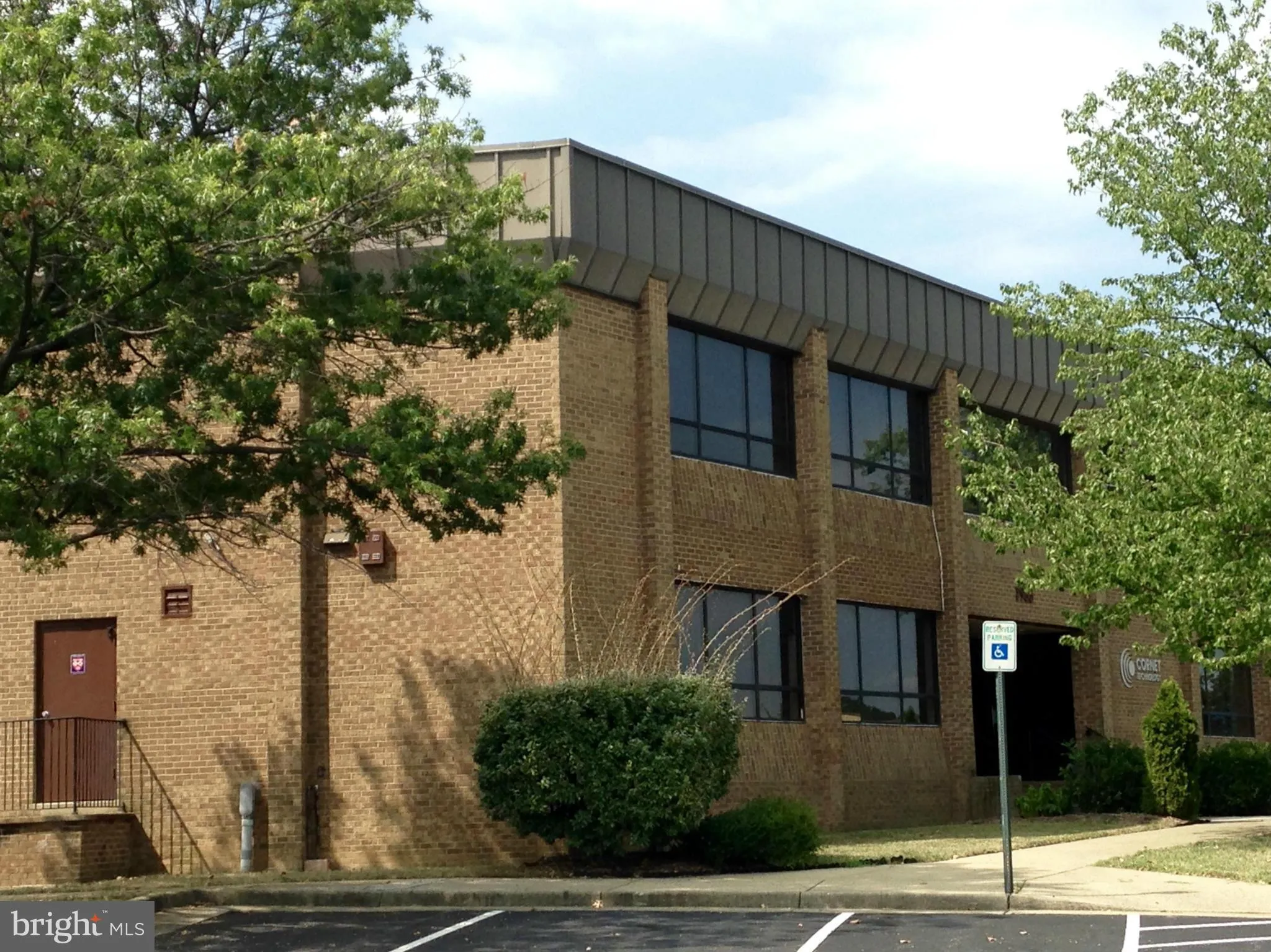 2839152322.jpeg?format=webp