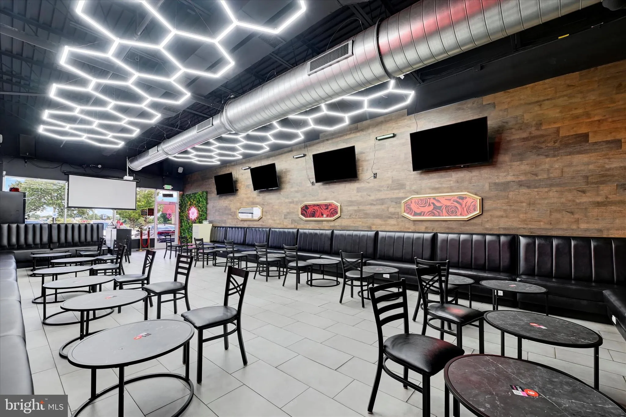 1188694306.jpeg?format=webp