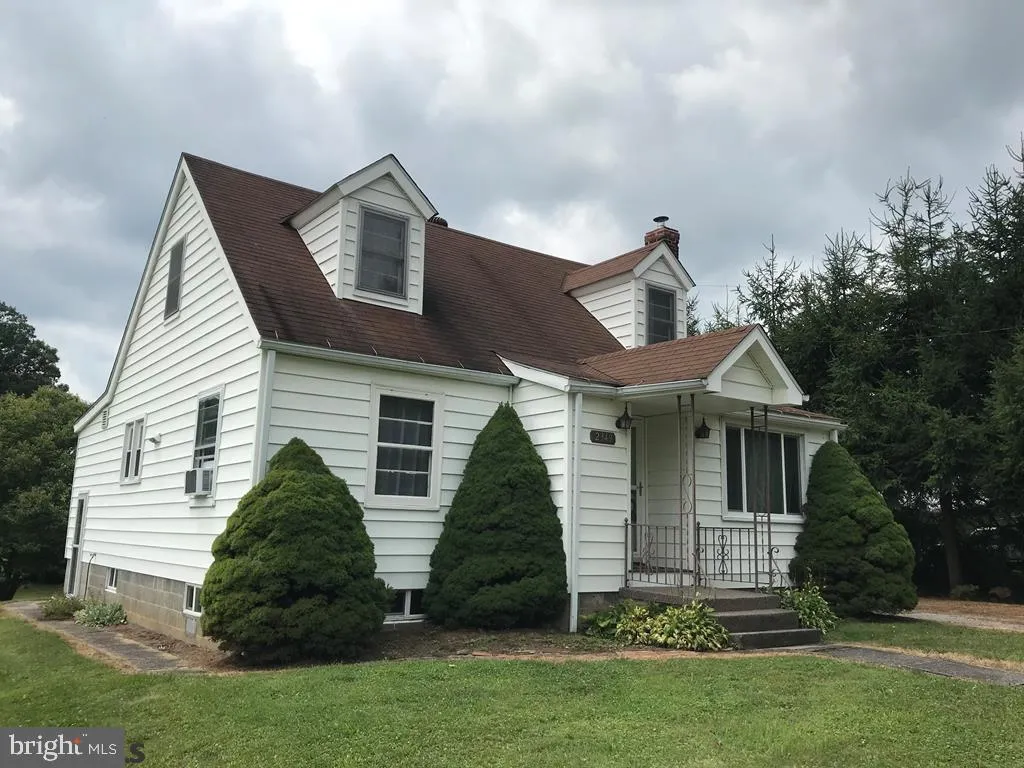 1029933983.jpeg?format=webp