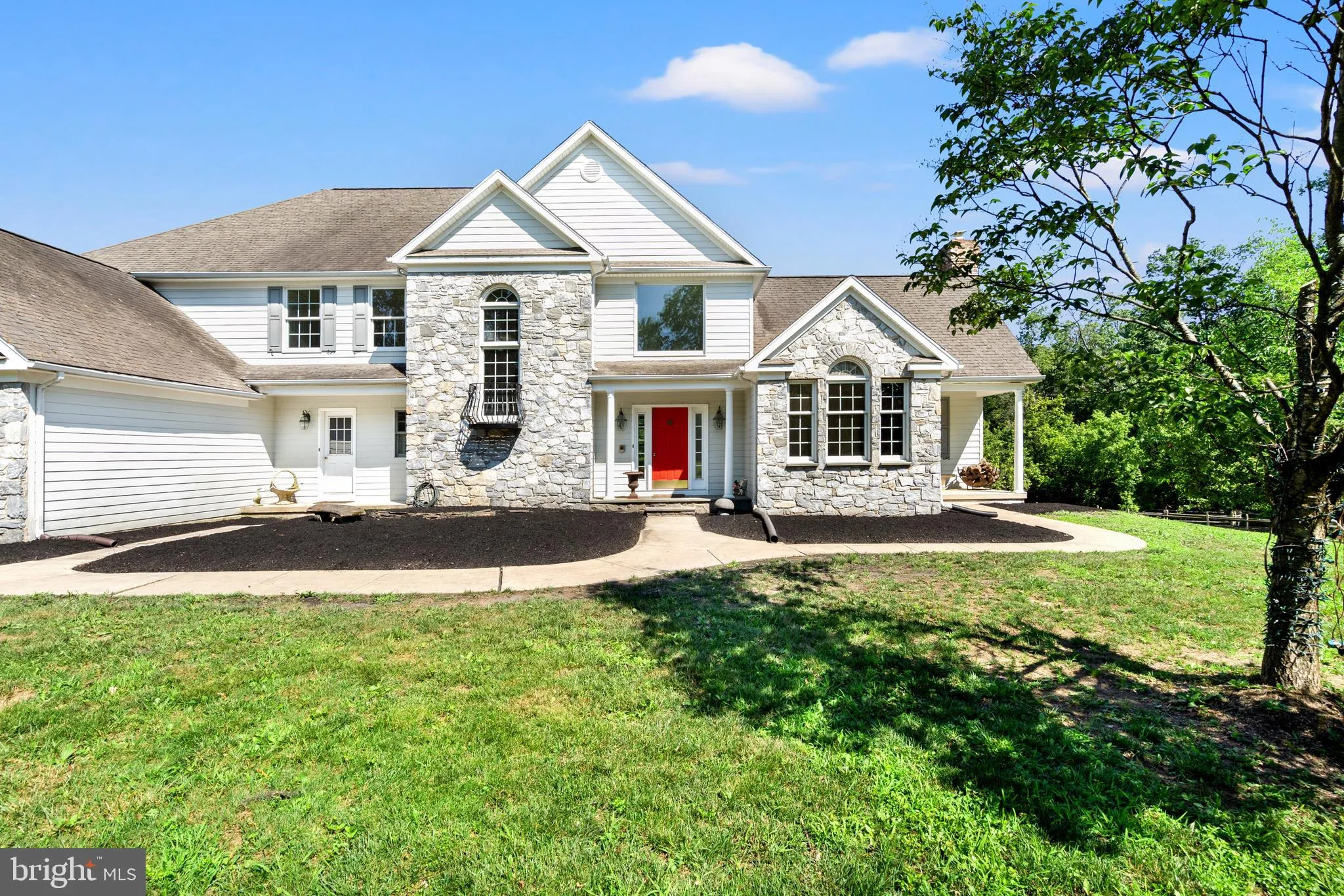 3773323352.jpeg?format=webp