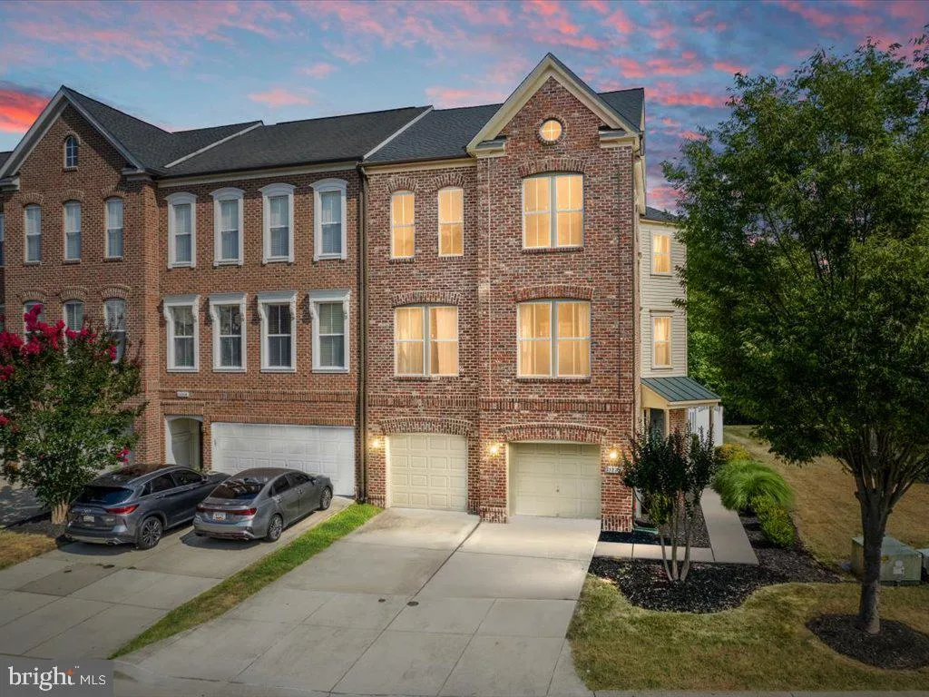 1401233019.jpeg?format=webp