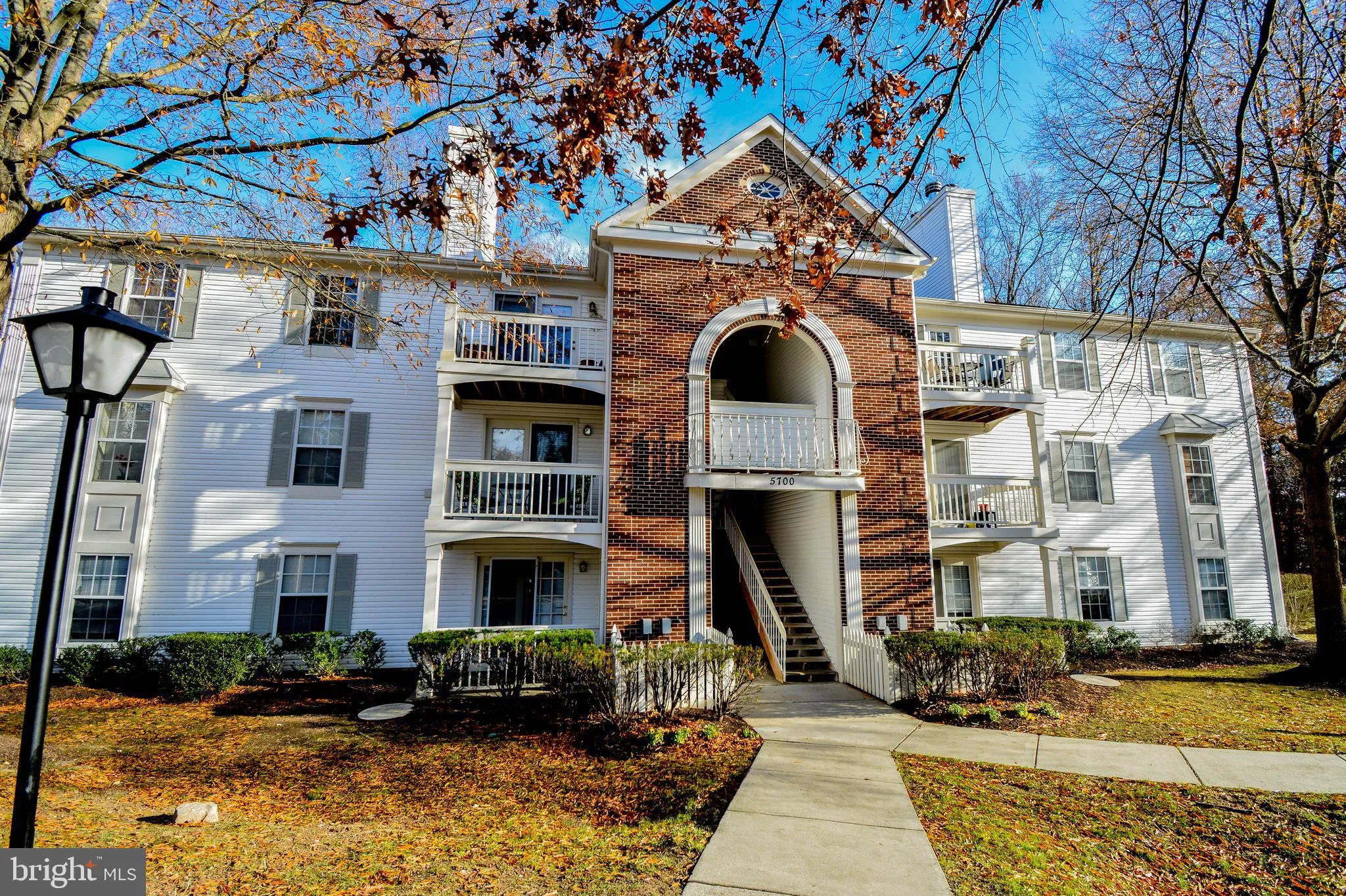 814057327.jpeg?format=webp