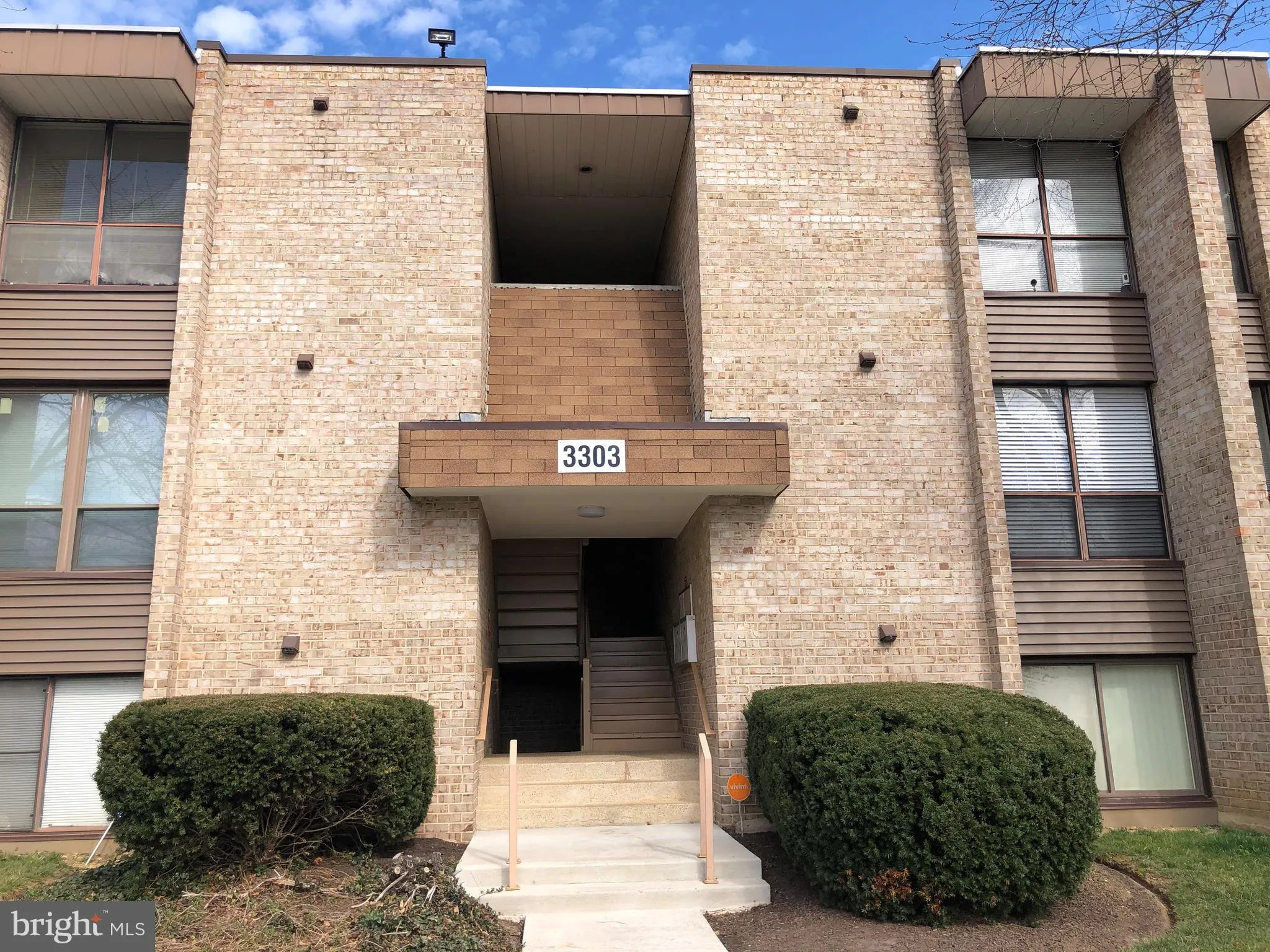 2486869384.jpeg?format=webp