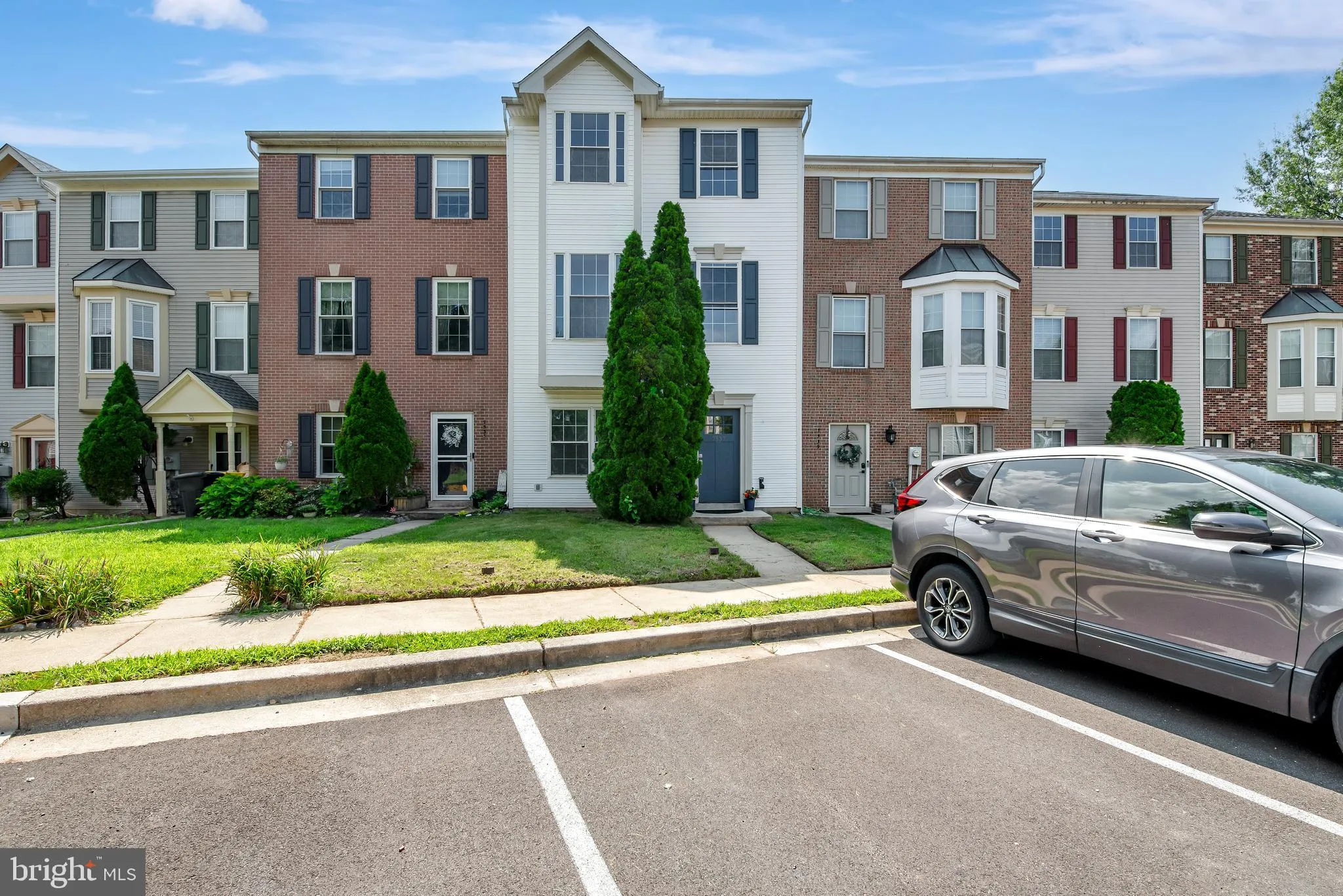 1119284845.jpeg?format=webp