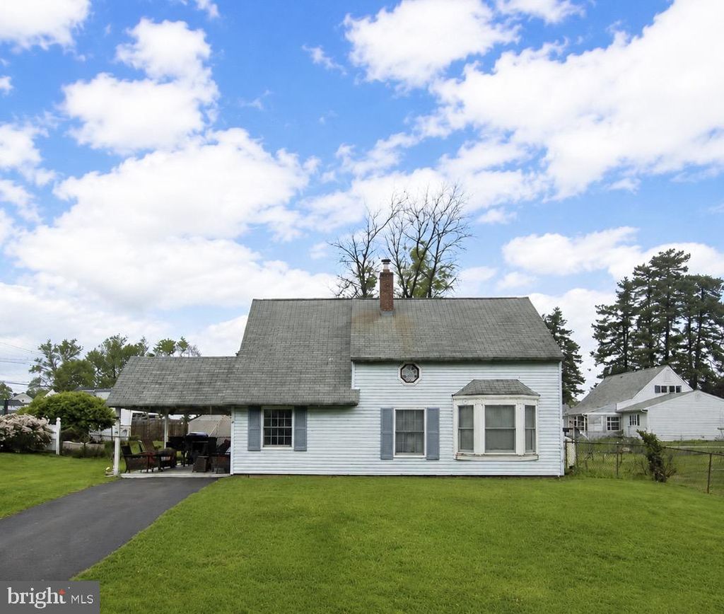 6 APRICOT LANE, Levittown, PA 19055, MLS #PABU2121890 - Howard Hanna
