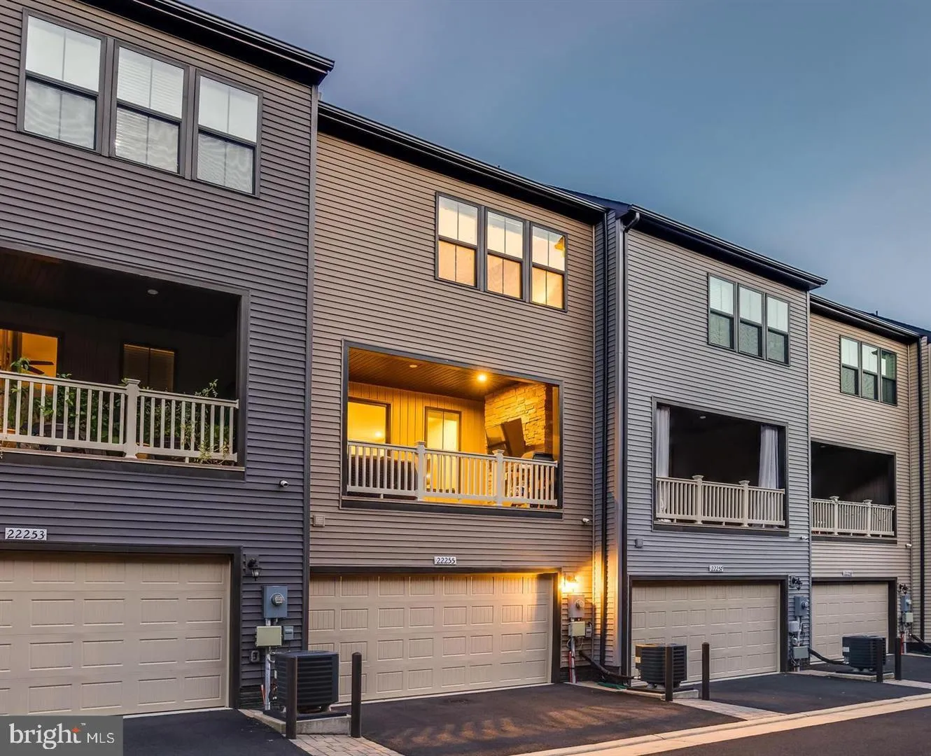 3954445351.jpeg?format=webp