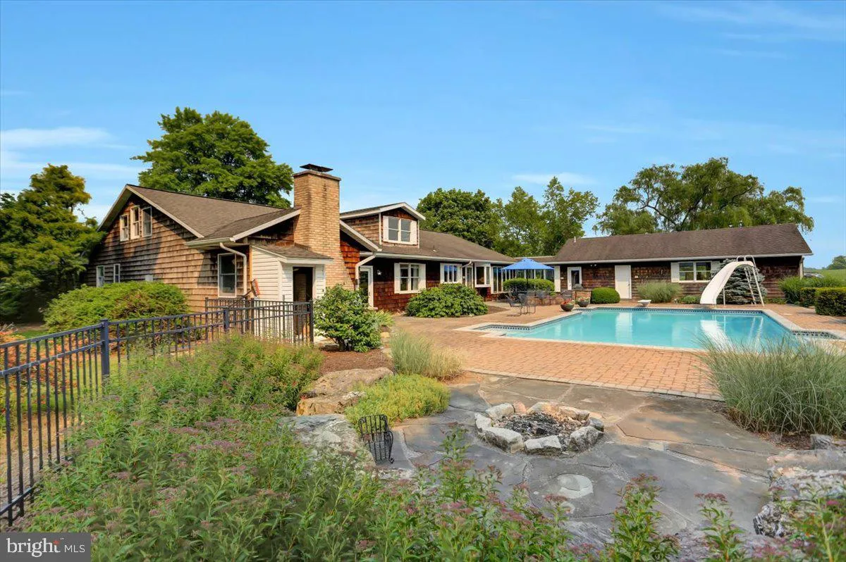 1521 W Lisburn Road, Mechanicsburg, PA 17055 | MLS PACB2021624 ...